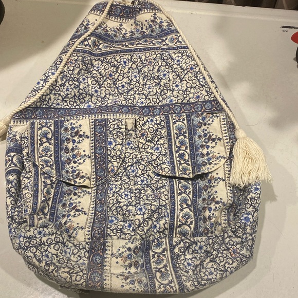 Billabong | Bags | Billabong Boho Blue And White Floral Print Canvas ...